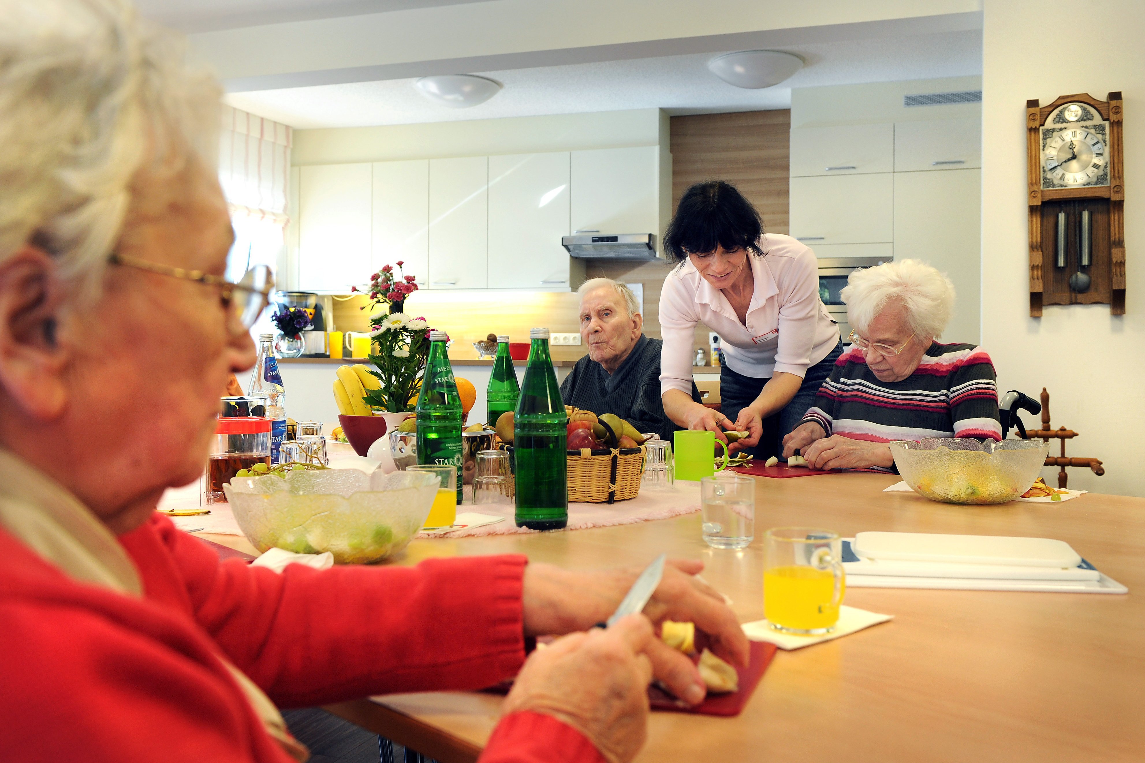 Stambulante Pflege: Mischform zwischen Heim und Zuhause - Lernen Sie ...